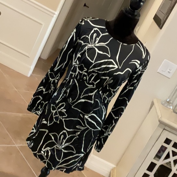 Shore | Dresses | Shore Back Zip Dress Blackwhite Size Is Cut See ...